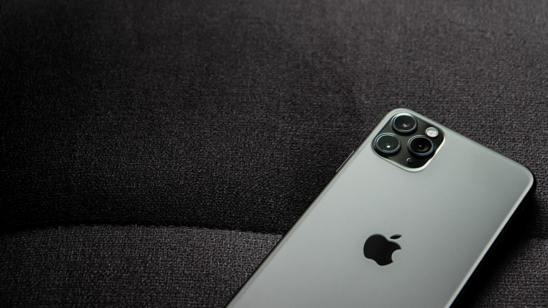 THIS WEEK IN SOCIAL: iPhone 15's Hot Launch | TEAM LEWIS UK | London